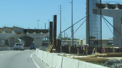 433880-1-52-01 Gateway Expressway