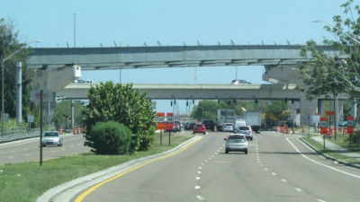 433880-1-52-01 Gateway Expressway